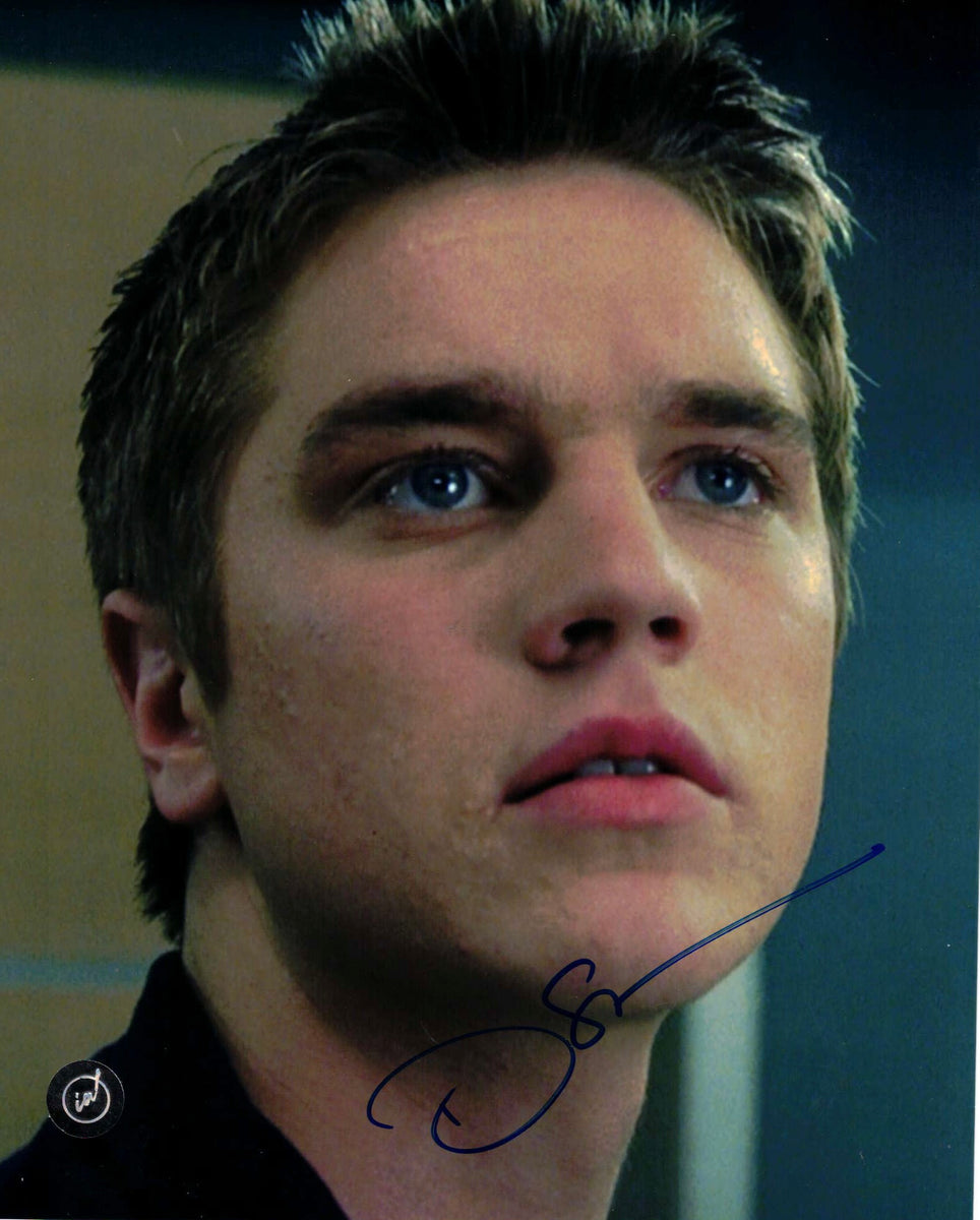 Devon Sawa in Final Destination as Alex Autographed 8x10 – Icon Autographs