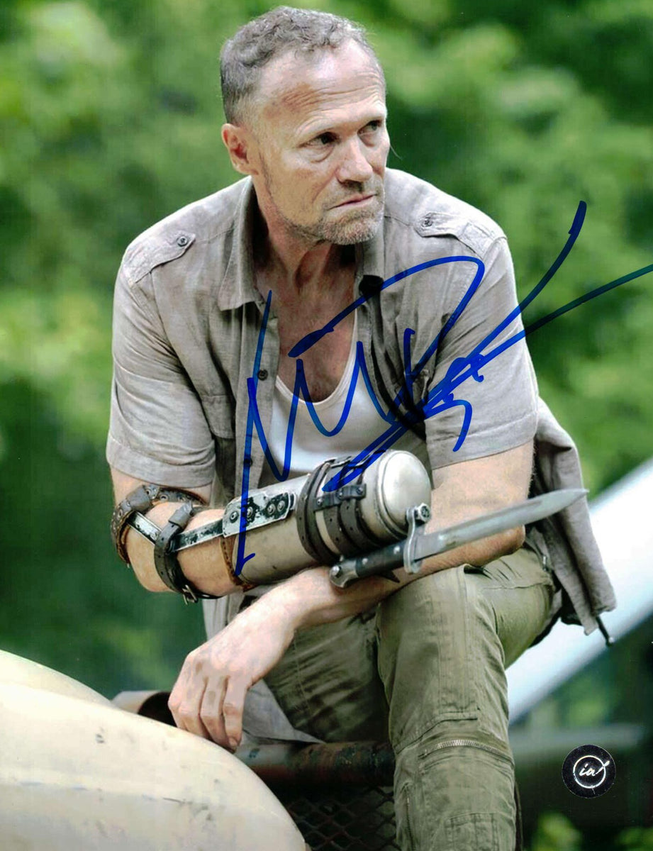 Michael Rooker as Merle Dixon in The Walking Dead Autographed 8x10 Blu ...
