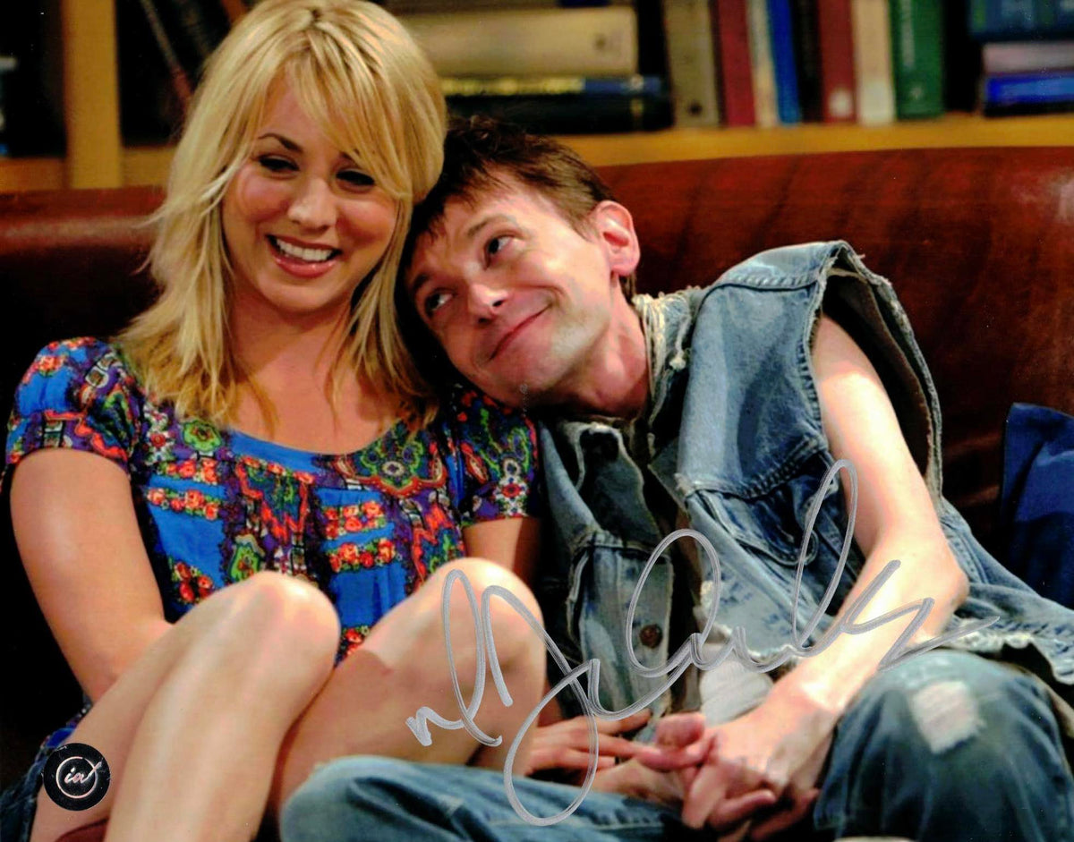 DJ Qualls in the Big Bang Theory Autographed 8x10 – Icon Autographs